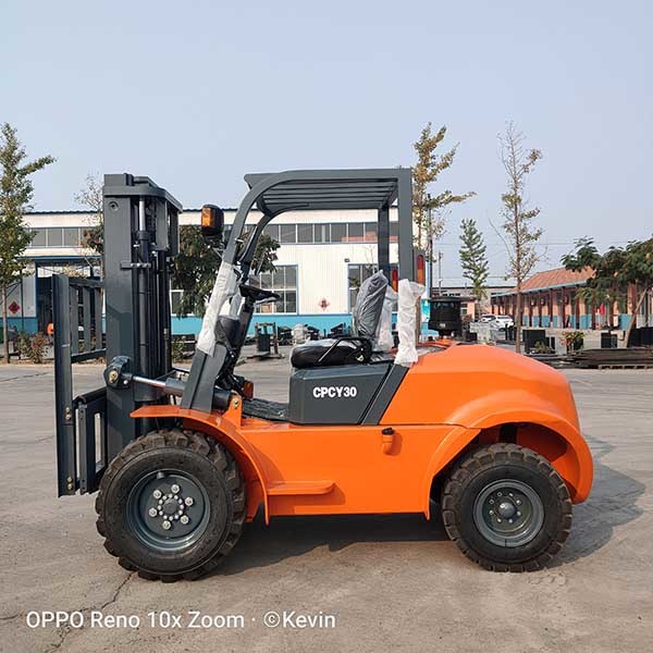 3T Small Rough Terrain Forklift 3000kg Container Mast Outdoor Forklift