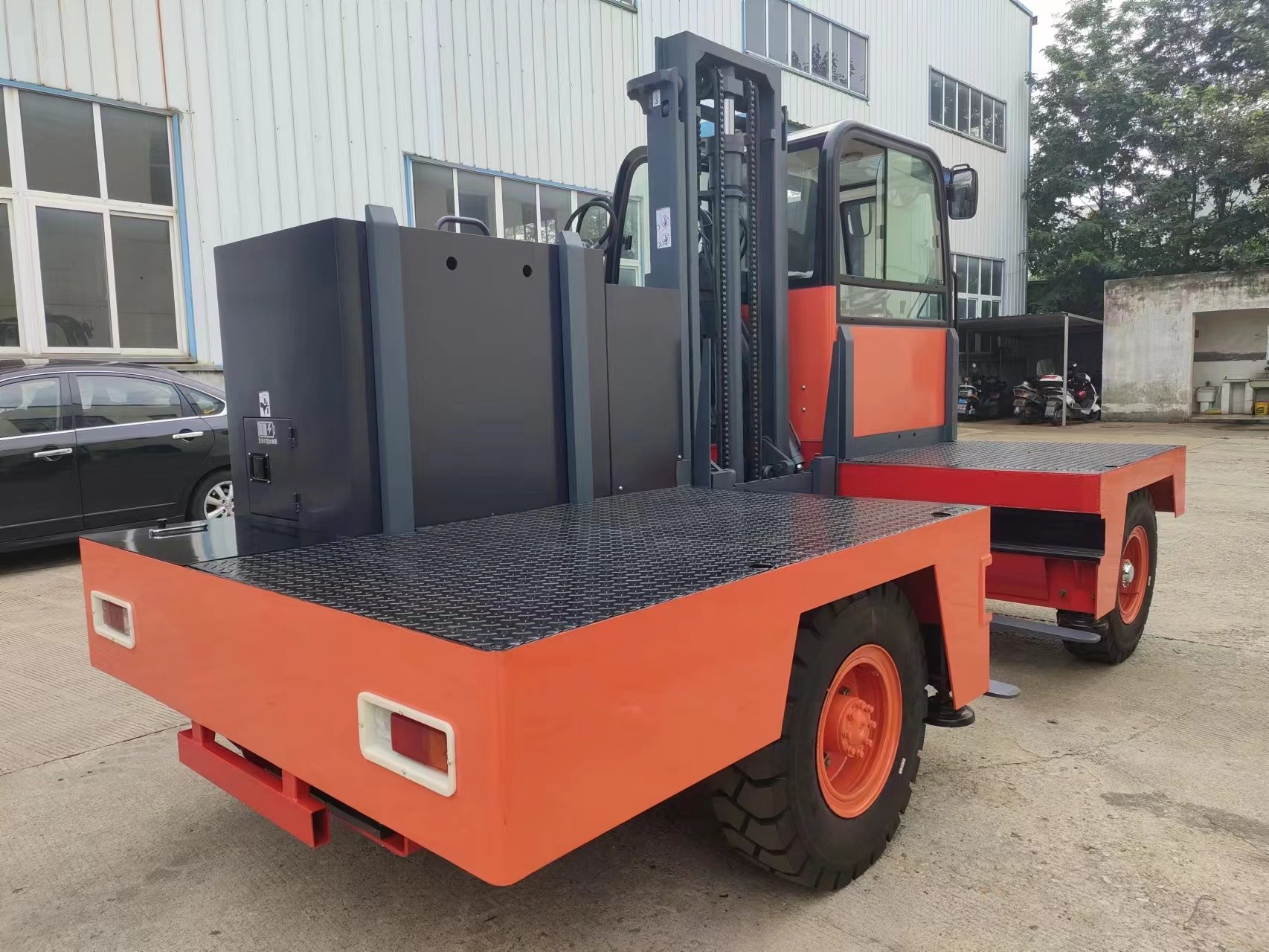 4.0Ton Lead Acid Battery Sideloader Forklift warehouse use